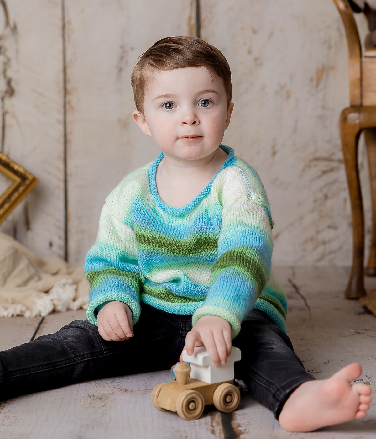Child's Crew Neck Jumper in Emu Batik DK (5003) | The Knitting Network