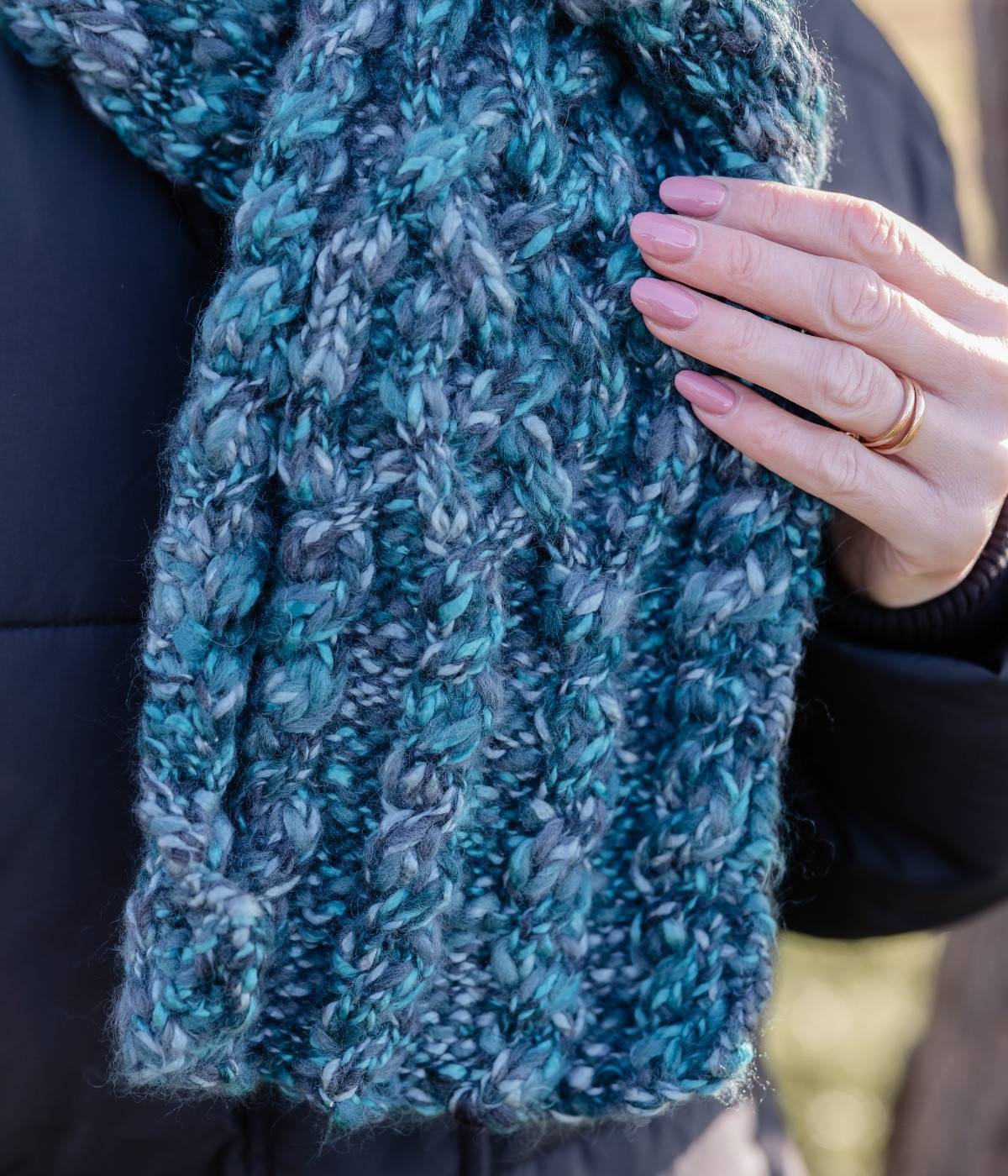 Cosy Cable-Knit Scarf in Scheepjes Verona | The Knitting Network